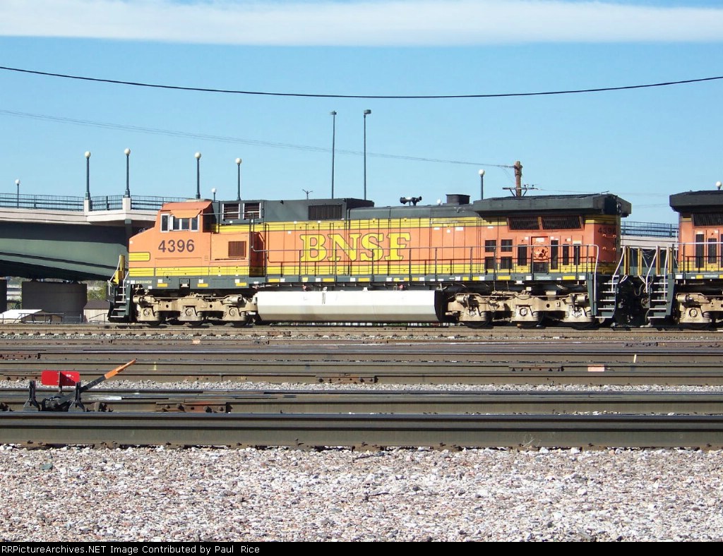BNSF 4396